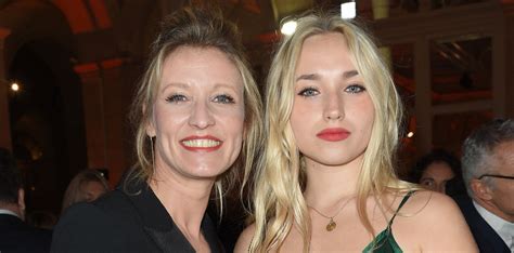 Chloé Jouannet La Fille Dalexandra Lamy Topless Et Sexy Pour