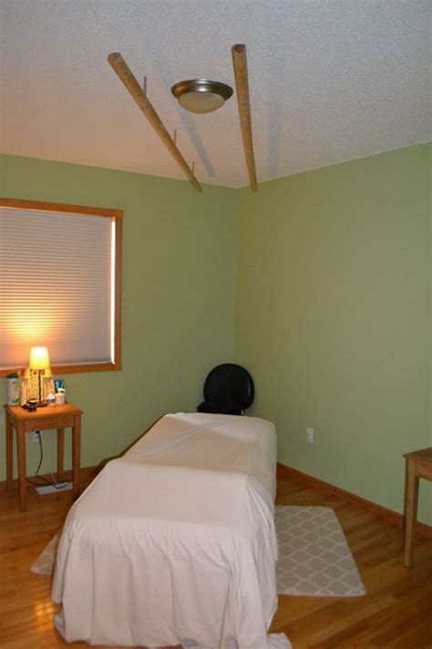 Ashiatsu Barefoot Massage Therapy With Nrg Medicine Ottawa Toronto