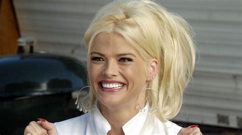 The Wild Paternity Scandal Over Anna Nicole Smiths Daughter Dannielynn