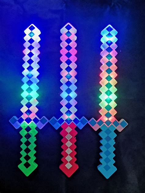 Майнкрафт Меч Алмазный со Светом