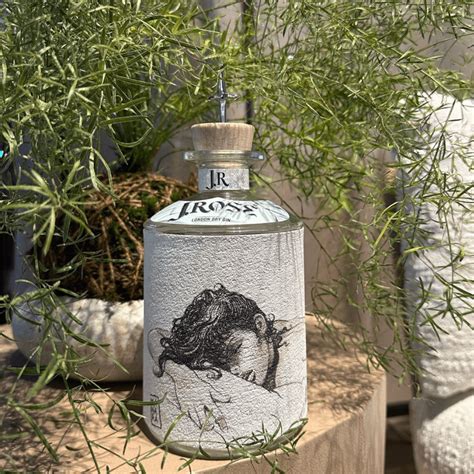 Jrose Gin Il Gusto Dellitalia E Larte Di Milo Manara Jrose