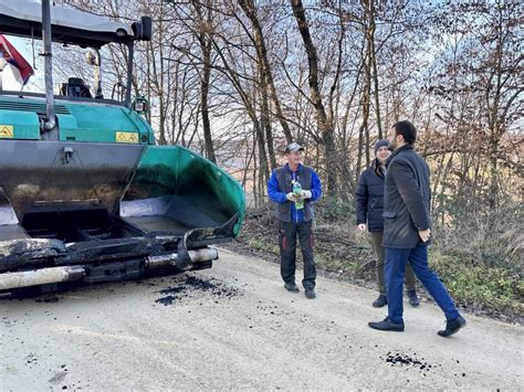 Prijedor Gradonačelnik obišao radove na asfaltiranju puta u Busnovima
