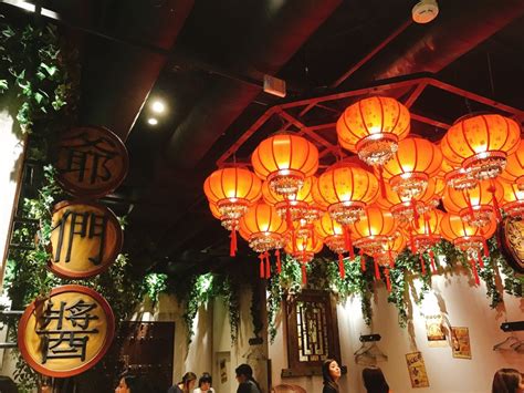 世界のやむちゃん栄店小籠包や餃子などの点心が美味しい