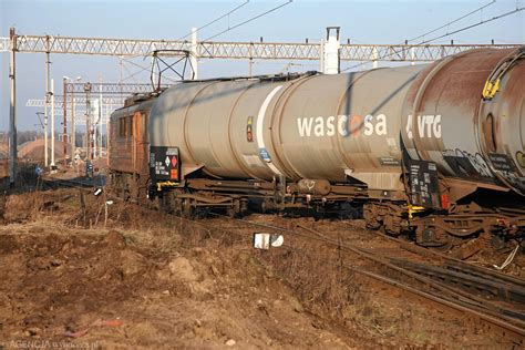 Pociąg towarowy wykoleił się koło Szczecina Ruch na torach do i z
