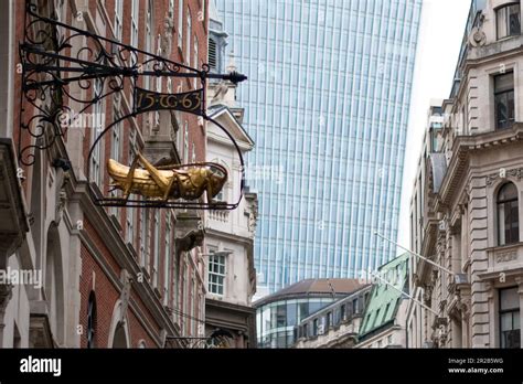 City Of London Architecture Thomas Gresham Golden Grasshopper In