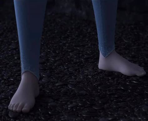 Elsas Feet By Feetgrinder2 On Deviantart