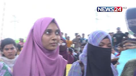 রেললাইন অবরোধ করে আন্দোলন করছে কোটা সংস্কার আন্দোলনকারীরা News24