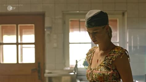 Hanna Binke Frühling Das Geheimnis Vom Rabenkopf 2023 Hd 1080p Nude