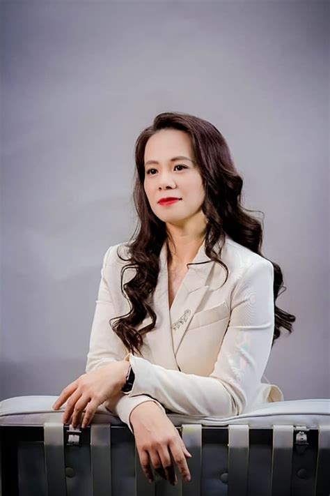 Phản ứng Của Vợ Shark Bình Khi Chồng Công Khai Hẹn Hò Phương Oanh
