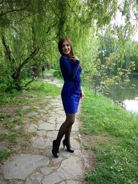 Фотосет харизматичной девчонки в парке Milashkisu Фото девушек в