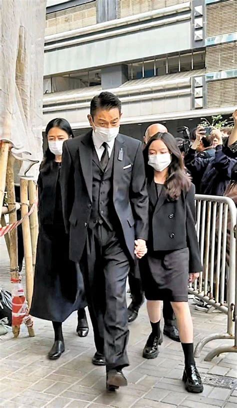 刘德华澄清：妻子不叫“朱丽倩”父亲声明热线