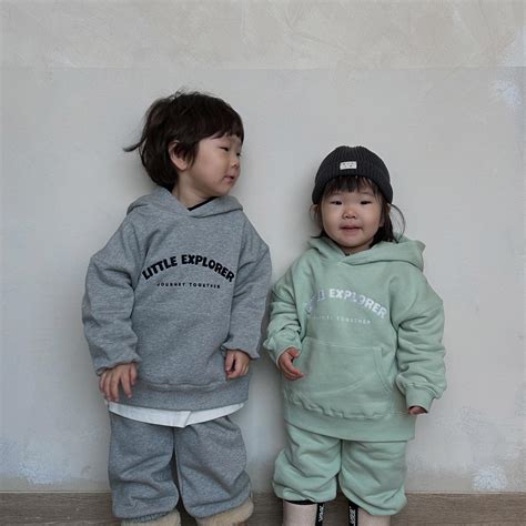 리라우유🍼 협찬 리우라유 남매의 성장을 함께하는 마리디의 익스플로어 셋업 탄탄한 소재와 마감 고중량 헤비쮸리 원단으로 평소 예민한 민감 피부 남매들이 착용하기