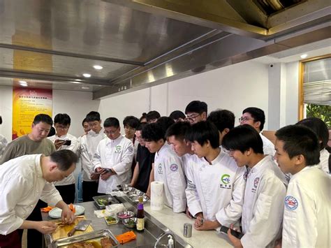 浙菜宗师杭帮菜名厨为杭帮菜传承人定向班授课 厨艺学院