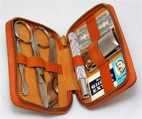 Vintage Gillette Travel Safety Razor Kit Both Razor And Leather Case