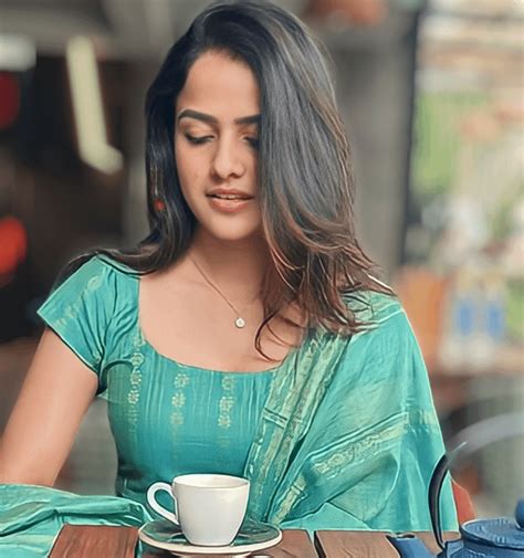 Vaishnavichaitanyahot