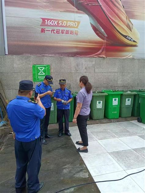 餐厨垃圾与其他垃圾混合投放，黄陂城管责令物业公司整改当事分类执法