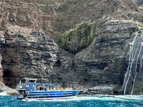 Makana Charters Na Pali Coast Boat Tours In Kauai