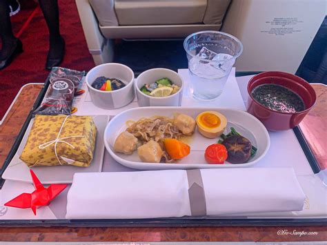 【搭乗記】jal B777 200 国内線ファーストクラスが最強すぎた！（那覇 羽田、座席2h） Go さんぽ