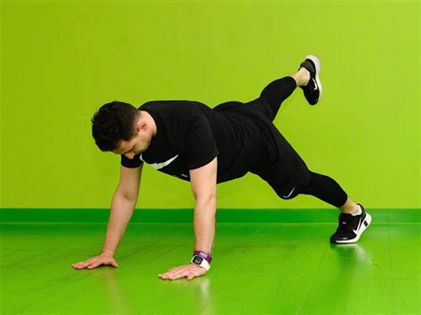 Как разнообразить планку 3 эффективных упражнения которые стоит попробовать Marieclaire