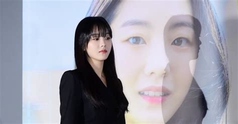 포토 조이현 아름다운 미모 뽐내며 등장