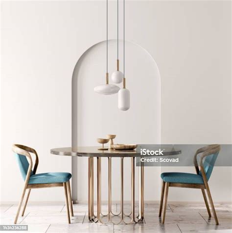 대리석 원형 테이블과 의자가있는 인테리어 디자인 베이지 색 벽이있는 현대적인 식당 카페 바 또는 레스토랑 인테리어 디자인 홈