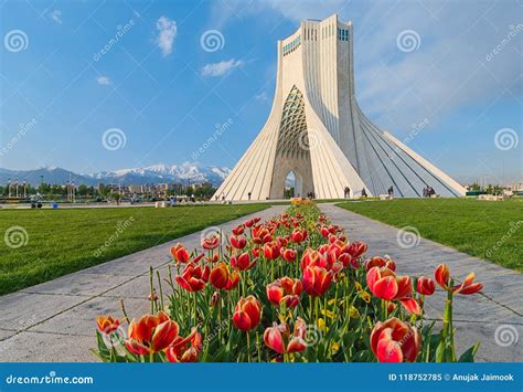 Azadi Tower In Tehran Iran Editorial Image Image Of Tower Azadi