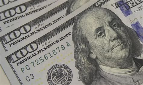 Dólar Fecha A R 567 E Atinge Menor Valor Em Cinco Meses