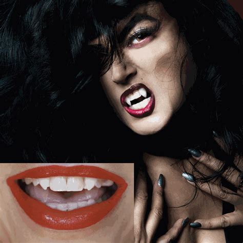 Retractable Vampire Fangs By Scarecrow