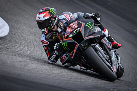 Álex Rins satisfeito a estreia na Yamaha Senti me muito