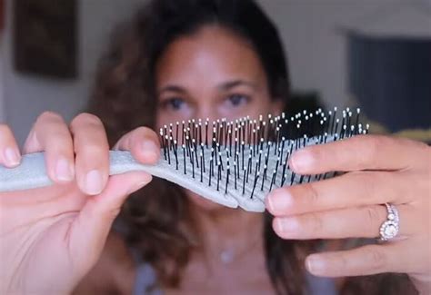 What Type Of Hair Brush Should I Use On Curly Hair Upstyle