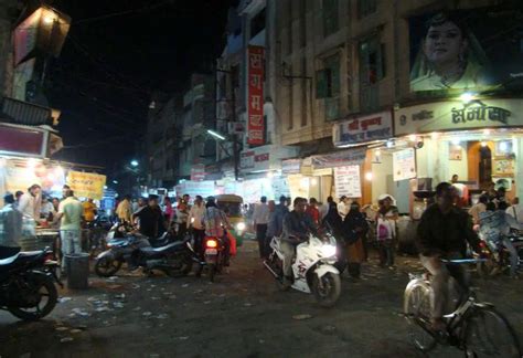 Sarafa Bazar Indore Where Eating Never Ends