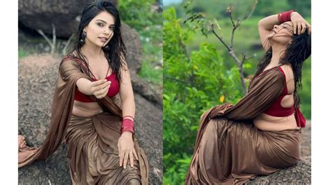Pooja Rathod Chubby Navel Folds Exposed In Saree