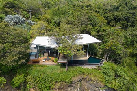 A Costa Rican Cliff House With Spectacular Ocean Views