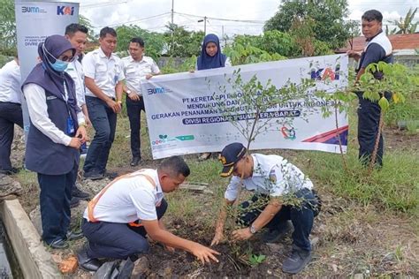 Sukseskan Gerakan Satu Juta Pohon KAI Serentak Tanam Pohon Dan