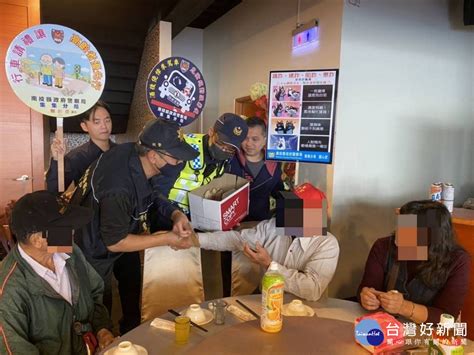 集集警結合善心團體 春節前夕寒冬送暖 蕃新聞