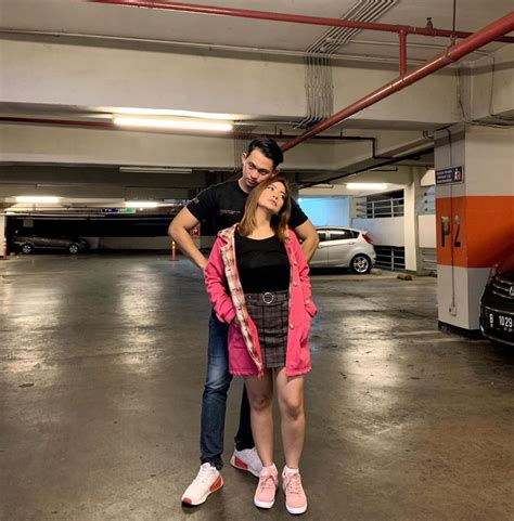 Lepas Dari Elly Sugigi Ini 9 Potret Irfan Sebaztian Irma Darmawangsa