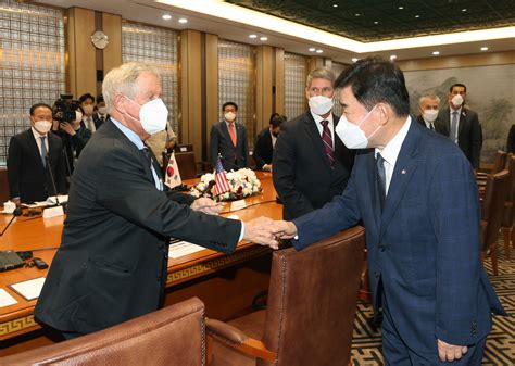 대한민국 국회 【미국 연방 하원의원 대표단 접견】 김진표 국회의장은 5일 국회접견실에서 미국 연방
