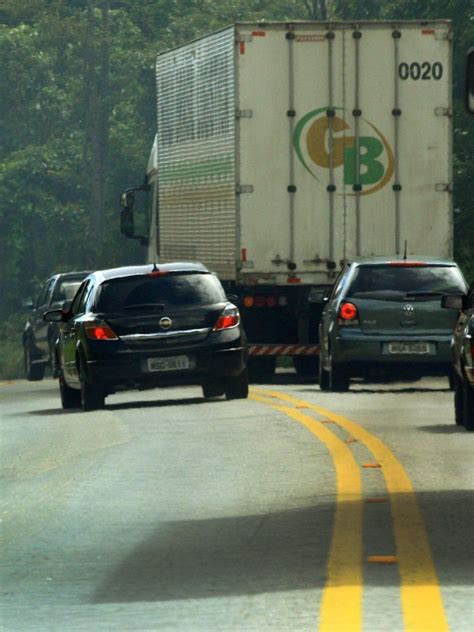 Ultrapassagem proibida é a infração que mais provoca multa ao motorista
