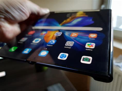 Huawei Mate Xs Review Dup O Lun De Utilizare Pliabilul Business Care Te Scap De Extra