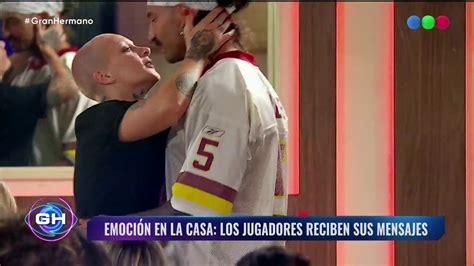 Licha cumplió su promesa de darle un pico a Furia y después se puso a