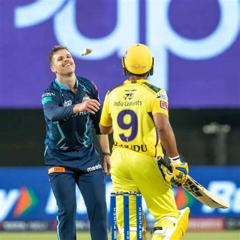 ಗುಜರಾತ್ ಚೆನ್ನೈ ಆಟಗಾರರು ಮೈದಾನದಲ್ಲಿ ಅಭ್ಯಾಸ ನಡೆಸುತ್ತಿರುವಾಗ ದಿಢೀರ್ ಮಳೆ