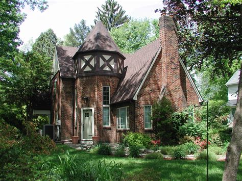 Tudor Architecture Characteristics