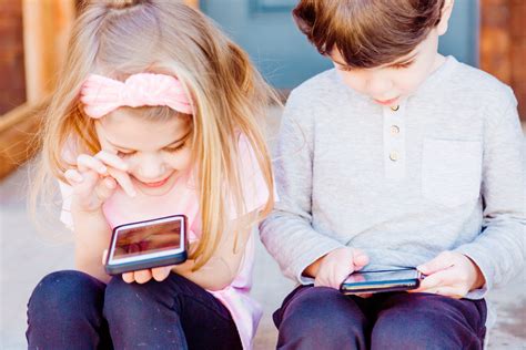 Hábitos Digitales Y Conductas De Riesgo En El Uso De Internet La