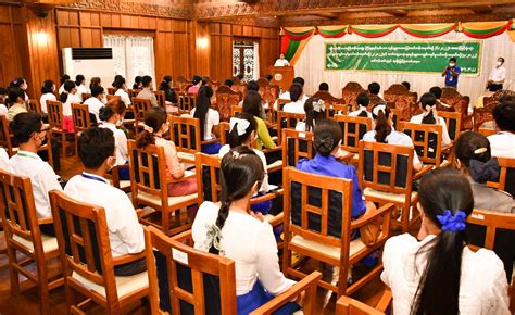 ရန်ကုန်တိုင်းဒေသကြီးအစိုးရအဖွဲ့ ဝန်ကြီးချုပ်ဦးစိုးသိန်း ကွန်ပျူတာ အခ