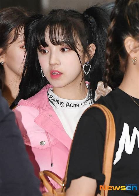 여자아이들 우기 클로즈업 시키고픈 인형의 눈망울 포토엔hd