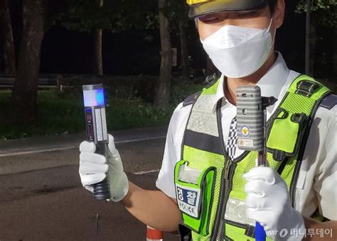 30초만에 면허취소 수준새 음주측정기에 운전자들 손 들었다