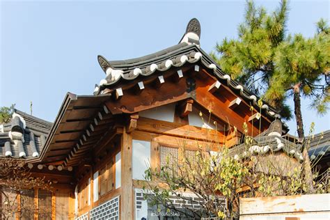 เที่ยวเกาหลีแบบย้อนยุค ที่หมู่บ้านบุกชอนฮันอก Bukchon Hanok Village