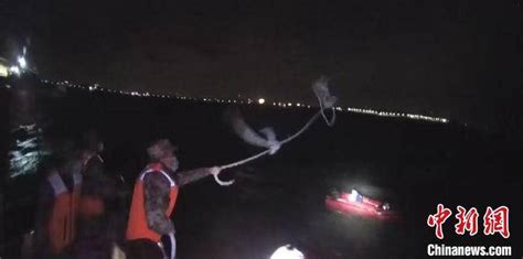 一橡皮艇凌晨失去动力 泉州海警紧急救援救助船舶警局