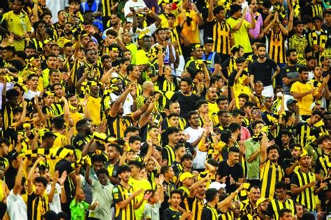 جماهير الاتحاد في الصدارة والدون يضاعف إثارة المدرج النصراوي