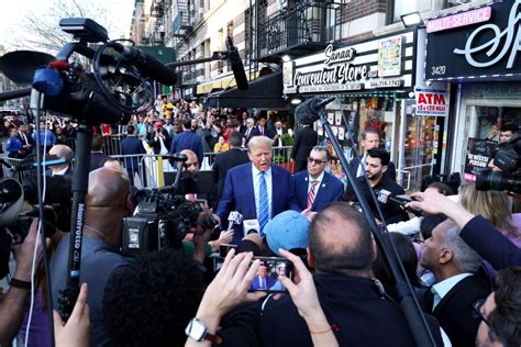 Donald Trump supus unui interviu cu serviciile de probațiune